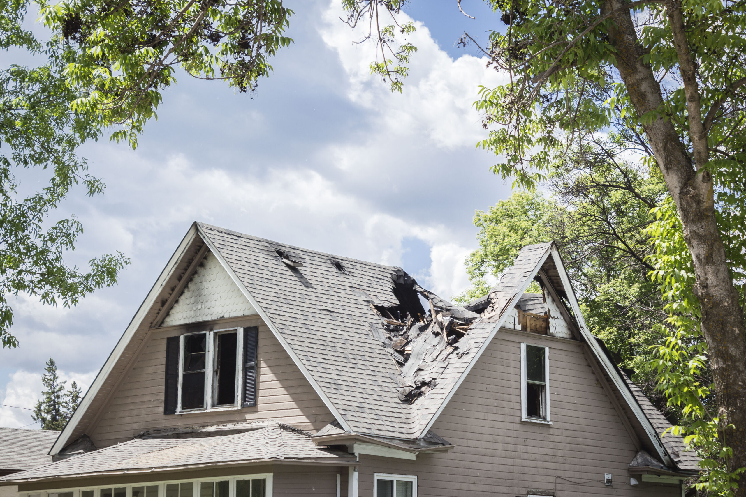Storm Chasers in DFW: Avoid Falling for Roofing Scams | KPost